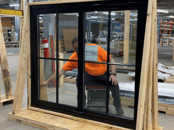 ActivWall Gas Strut Window